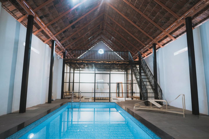 Warehouse With Private Pool - Varkala