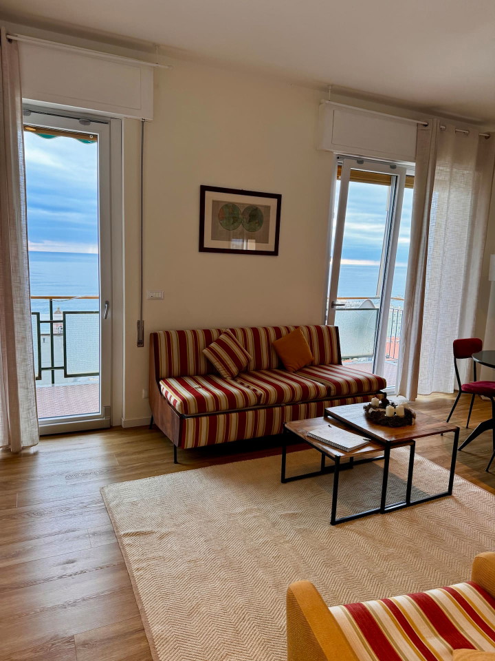 Vista Mare, Ristrutturato, Parcheggio Gratuito - Varazze