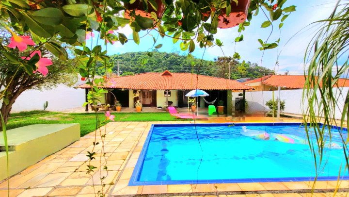 Casa No Centro | Piscina, Salão Jogos, Ar Condic. - Guararema