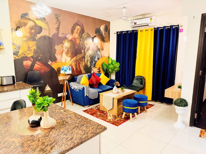 Old Monk | Luxury 1bhk Apartment | Jp Homestays - Noida