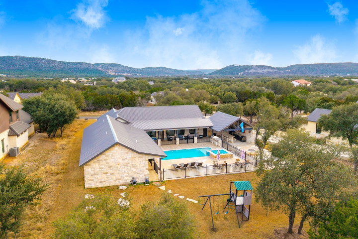 Near Frio~hot Tub~heated Pool~ 18 Beds~ 6 Bedrooms - Concan, TX