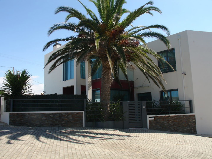 Luxury House, 7min Walk To The Beach, With Private Pool, Jacuzzi And Games Room - Ericeira