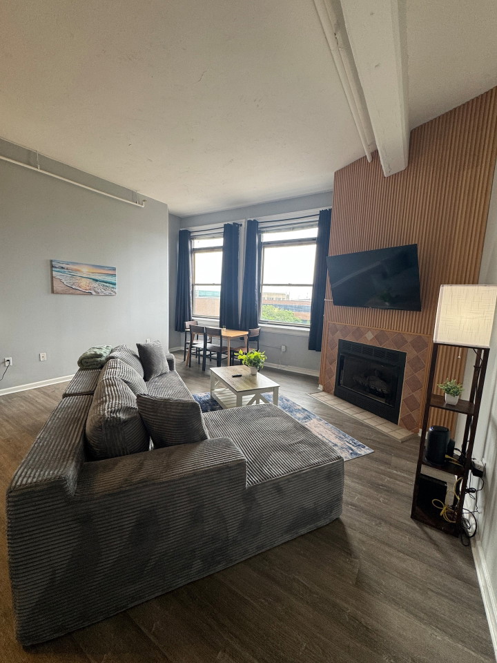 Downtown Loft | City View | Parking | Walkable - 클리블랜드