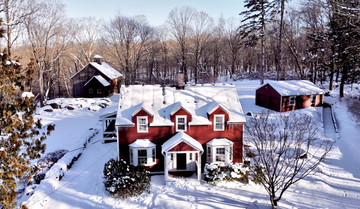 New: Red Farmhouse Retreat By Ski Resort + Trails - Brewster, NY