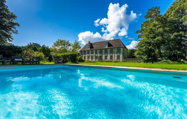 Château In 4-hectare Woodland Near Paris - Beauvais