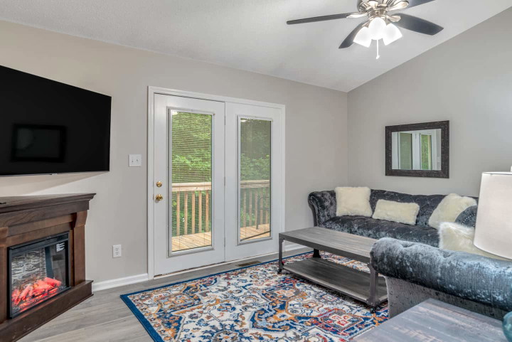Pet Friendly South Asheville Hot Tub Townhome - Black Mountain, NC