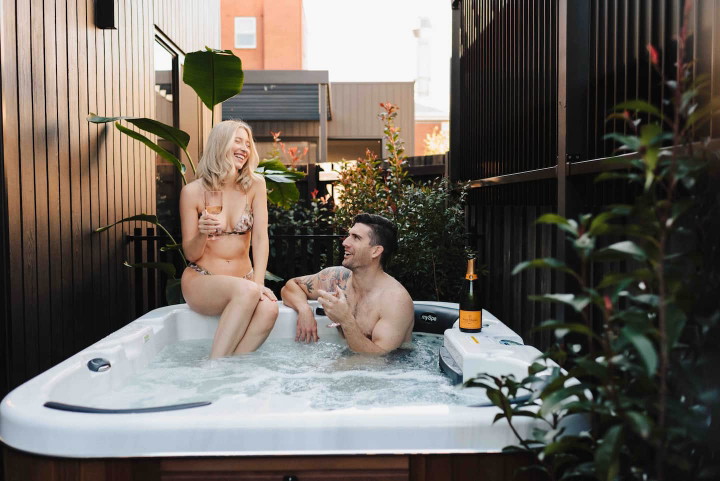 Jacuzzi | Beach, Cbd Tram & Jetty Rd - 2 Min Walk - Adelaide