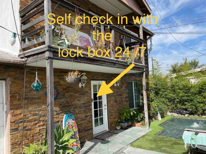 Comfortable Centrally Located House In Good Area. - Long Beach, CA