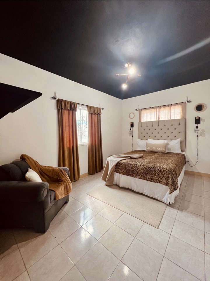 Hope Berry Deluxe Escape 2 - Montego Bay