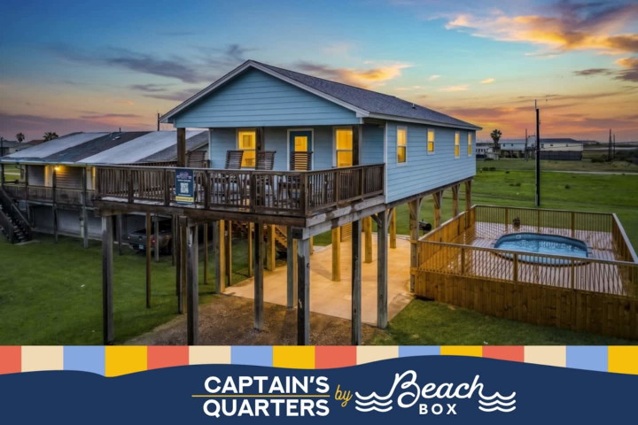 Spacious Home With Large Deck, Steps To Beach - Surfside Beach, TX