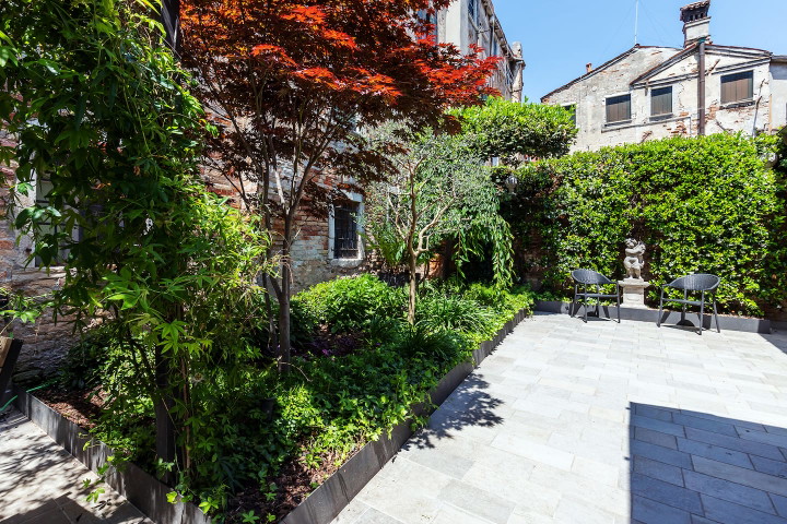 Large Apartment With Private Garden - Lido di Venezia