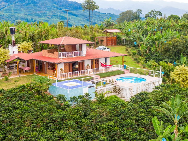 Acogedora Casa Campestre Con Privilegiada Vista - Génova