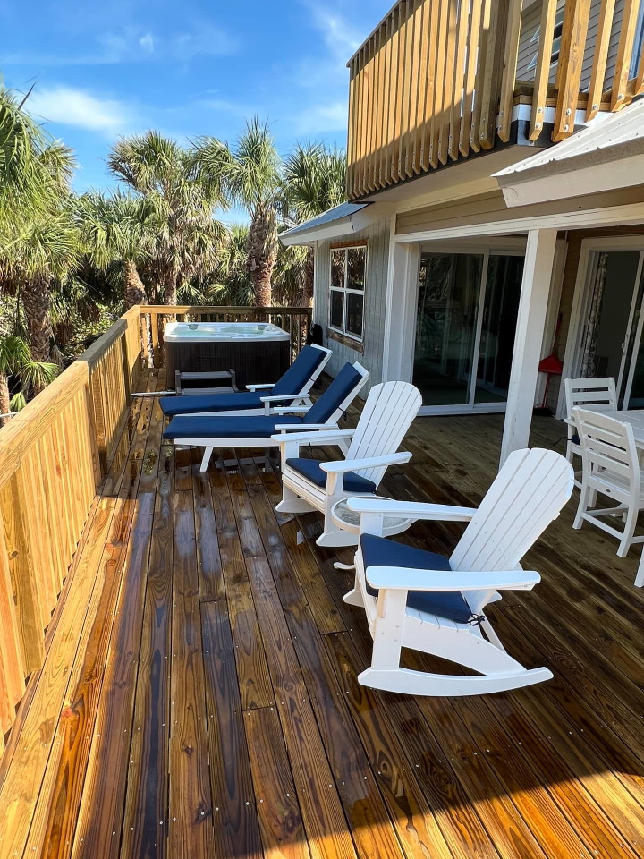 Coral Cottage Hidden In Palms Short Walk To Beach - Captiva, FL