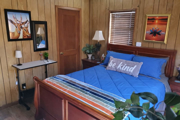 Airport Mtn Suite A: 1 Bedhot Tubcozy Cabin Feel - Maryville, TN