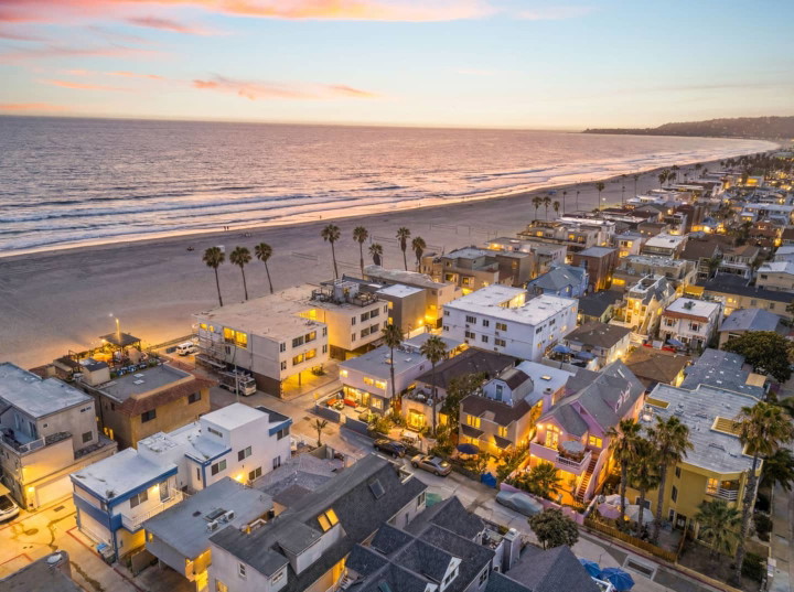 Luxury, Seconds To Beach/bay, Ac, Toys, Garage! - San Diego, CA