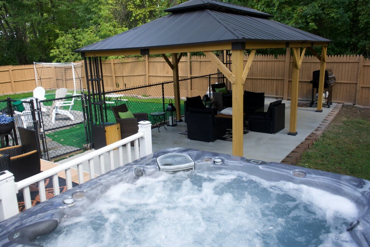 Liverpool Oasis - Hot Tub - Family Area-movie Room - Phoenix, NY