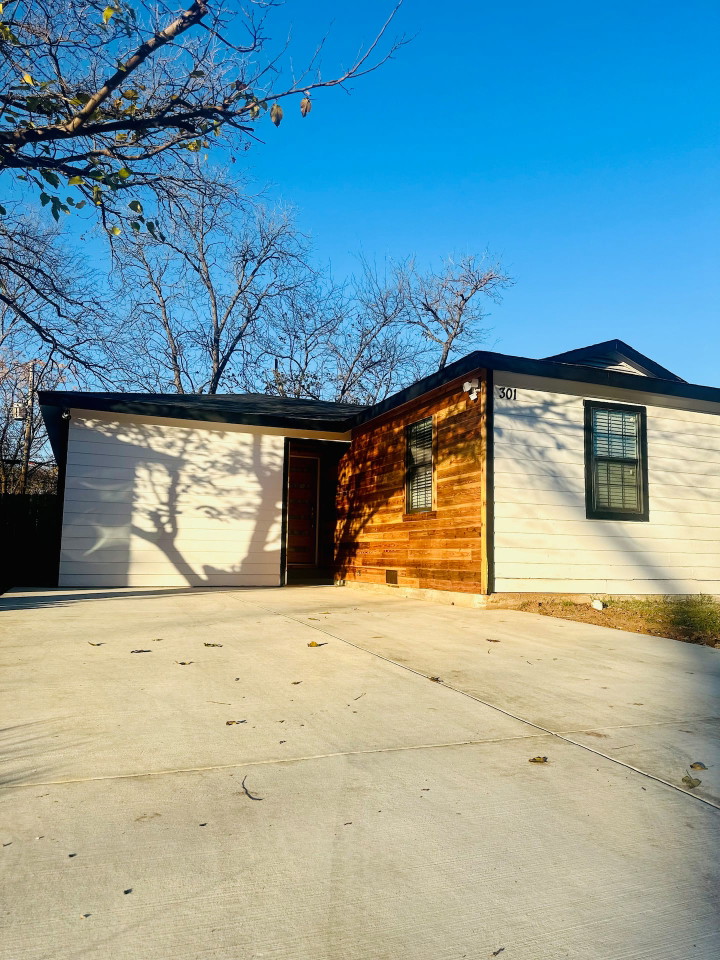 4 Br/2 Ba Walking Distance To At&t, Ranger Stadium - Arlington, TX