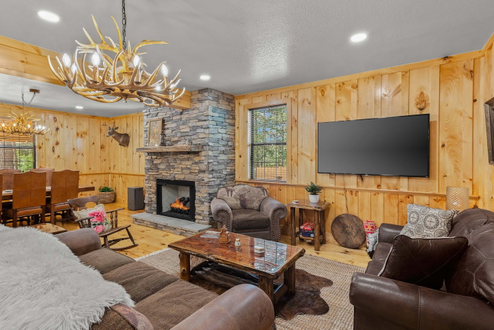 Cabin-king Log Bed, Hot Tub, Fireplace, Pool Tabl - Eureka Springs, AR