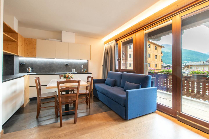 Three-room Apartment With Mountain View - Livigno