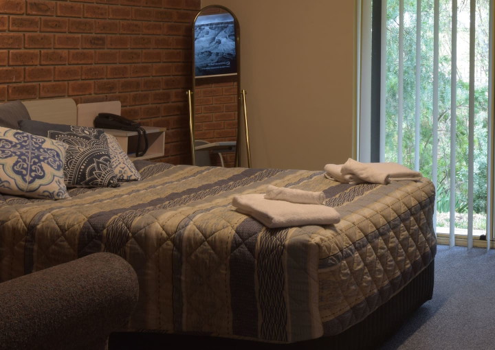 Modern Motel Room Near Burra Town Square - South Australia