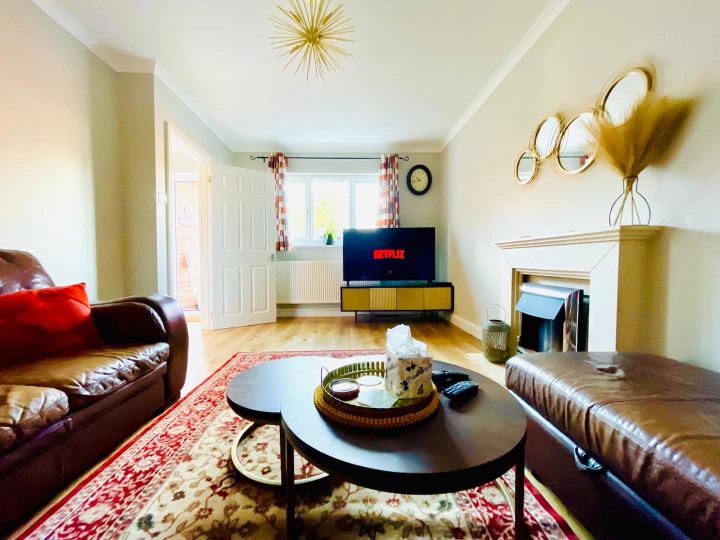 Tanglewood Close, 3 Bed House, Abergavenny Parking - Abergavenny