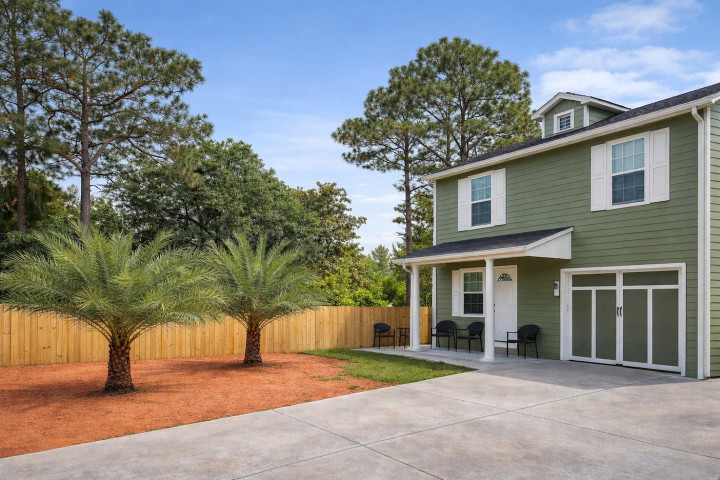 Cozy Coastal Home, 2 Mi To Navarre Beach - Navarre, FL