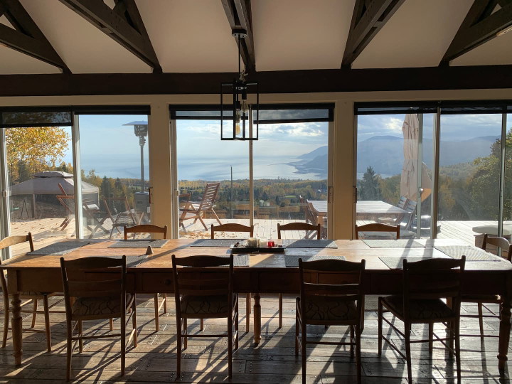 Renovated Cottage: Stunning Views, Pool, Hot Tub - Quebec