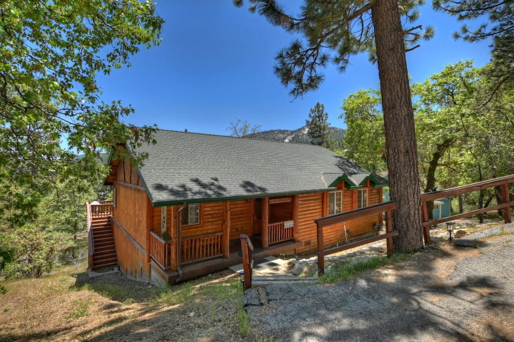 Black Diamond Lodge By Destination Big Bear : Near Bear Mountain! Spa! Wifi! Views! Bbq! Directv! Master Suite! - Big Bear Lake, CA