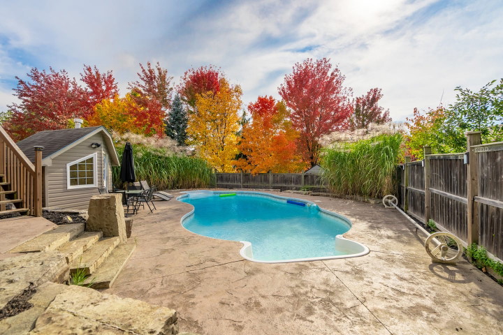Piscine : Accès Direct : Bbq : Patio : Privé : Refuge Au Sous-sol - London, Ontario