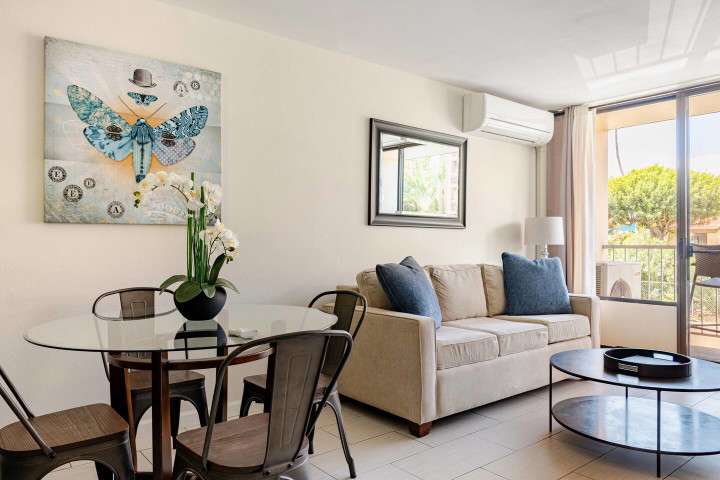 Beautifully Remodeled Condo + Maui's Best Beach! - Maui, HI