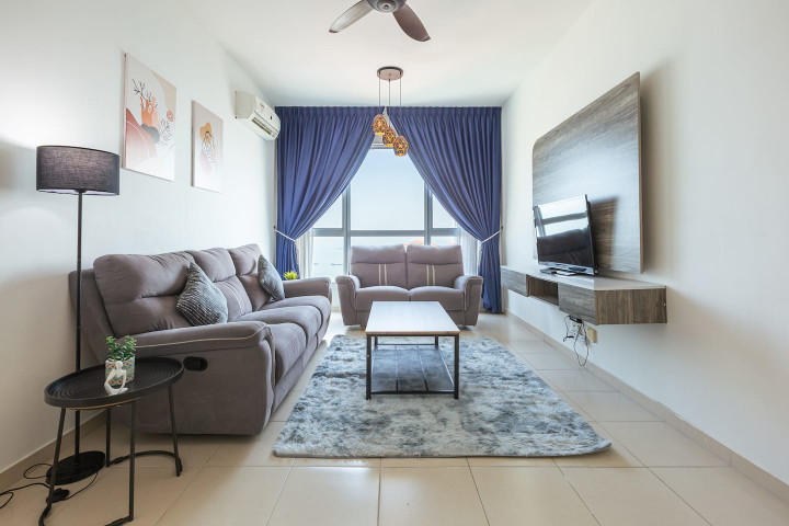 Astonish Seaview : Pool, Wifi & Location Perks - Penang