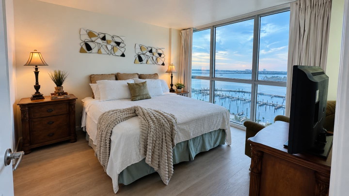 10th Floor River Sunsets | Waterfront Views - Fort Myers, FL