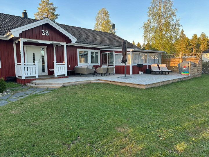 Enplansvilla I Söderläge. 250m Till Discgolfen. - Skellefteå