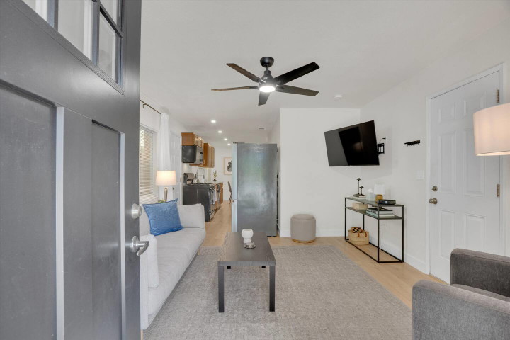 Mid-century Modern | 2br - Modesto, CA