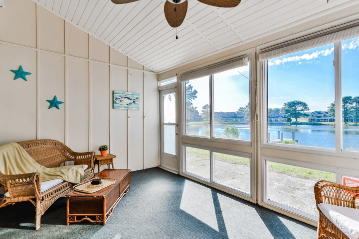 Maison Au Bord De L'eau à Quelques Minutes De La Plage Et à Quelques Pas De La Piscine. - Delaware