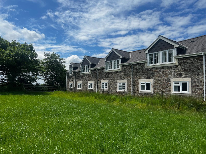 Hawfinch | North Devon Dog Friendly Barn + Pool - Clovelly