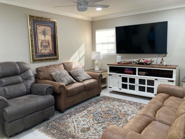 Clean, Spacious, Cozy Home! - Bossier City, LA