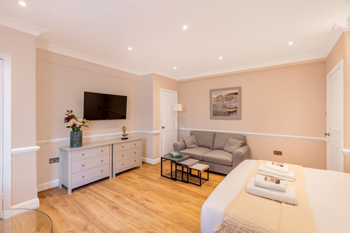 Light-filled Studio In Prestigious Chelsea - Chelsea