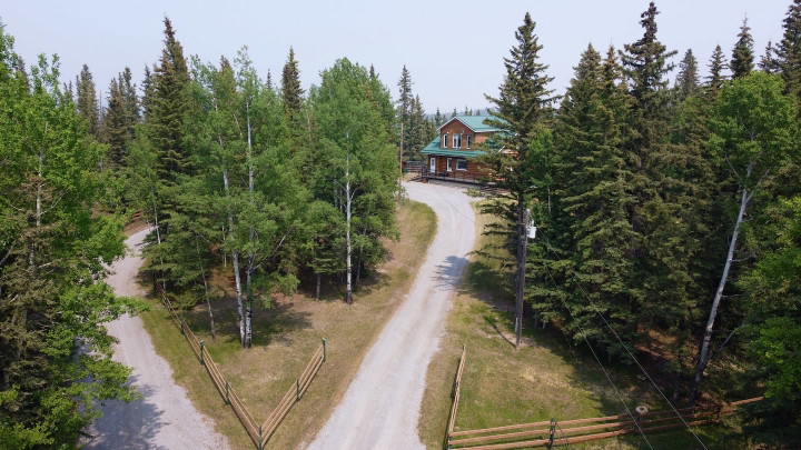 Rocky Mountain Retreat - Hinton