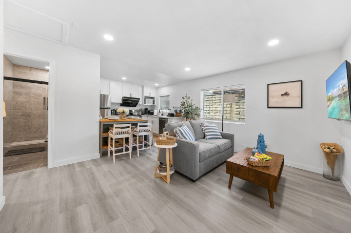 Chic & Fresh 2bsuite | Near Apu - San Dimas, CA
