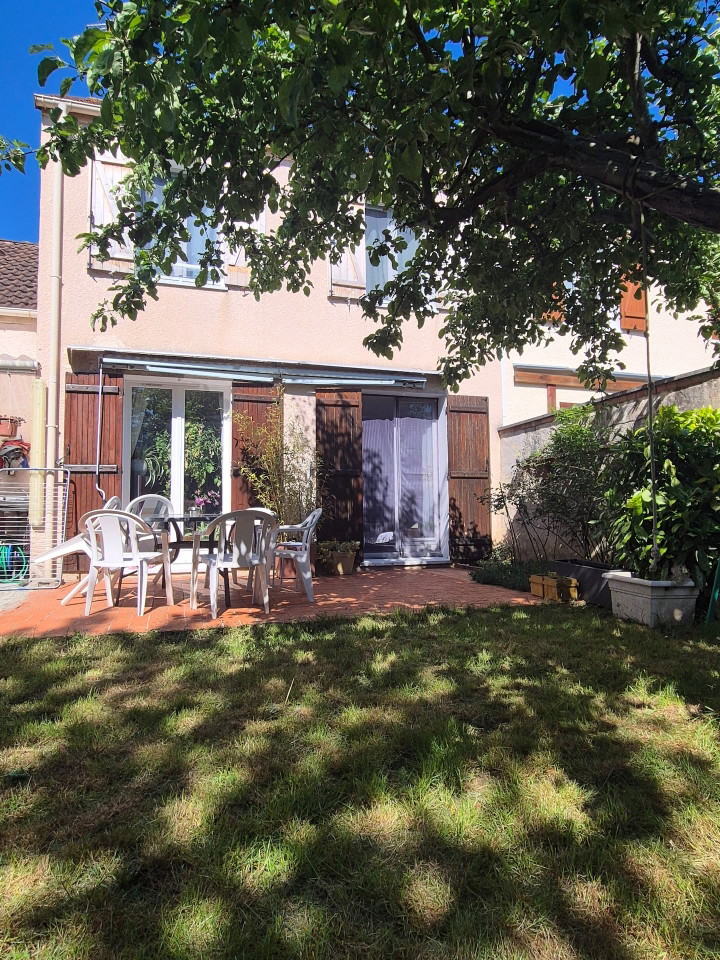 Jolie Petite Maison De Ville Avec Jardin Au Calme - Melun