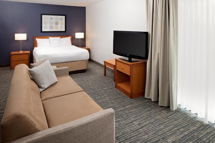 Near Keeneland | Free Breakfast & Parking. Kitchen - Lexington, KY