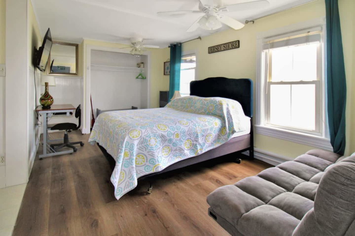 Pet Friendly Studio 2 Blocks To Beach - Belmar, NJ