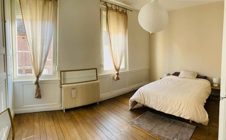 Maison De Ville éQuipée Avec Cour ! Proche De Tout - Beauvais