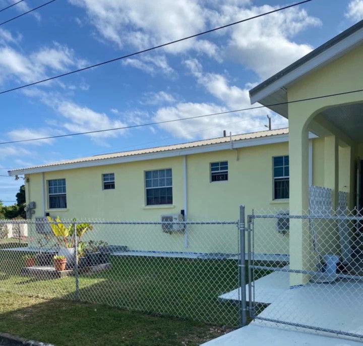 3 Br 2 Ba House Near The Beach - Barbados