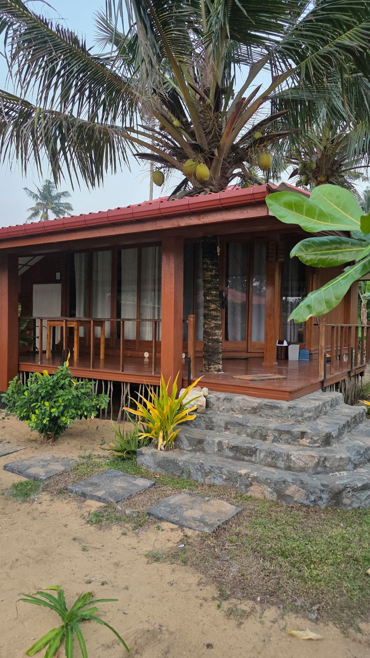 Seaside Teak Hideaway - Sri Lanka