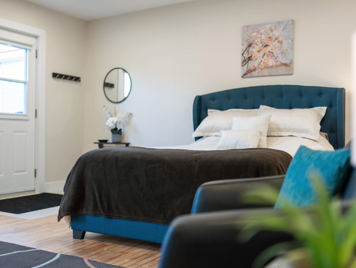 Modern Two-level Suite In Truro - Truro