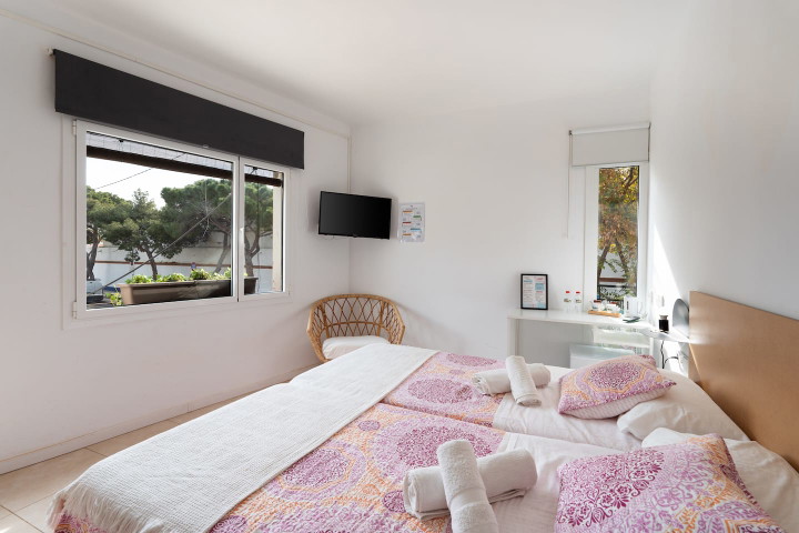 Bright Twin Room Near Beach - Sitges