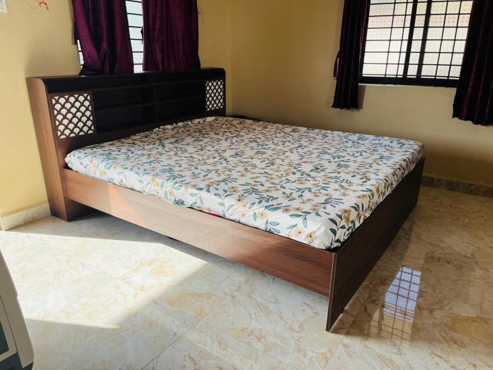 Large Double Bed Room With Balcony - Dharwad