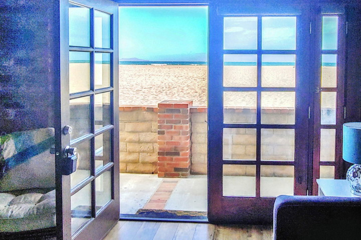 On The Beach With Private Enclosed Patio - Oxnard, CA
